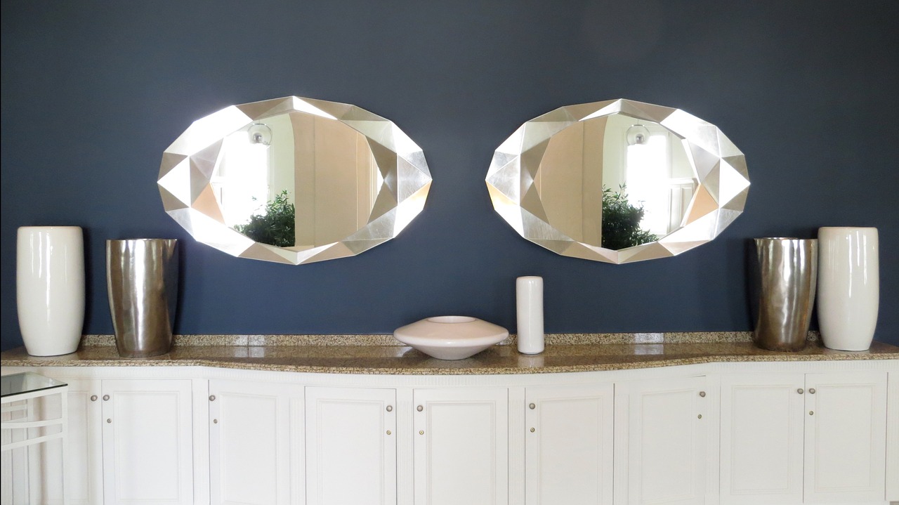 Mirror, Mirror on the Wall: Reflective Decorating Ideas - Tour Wizard